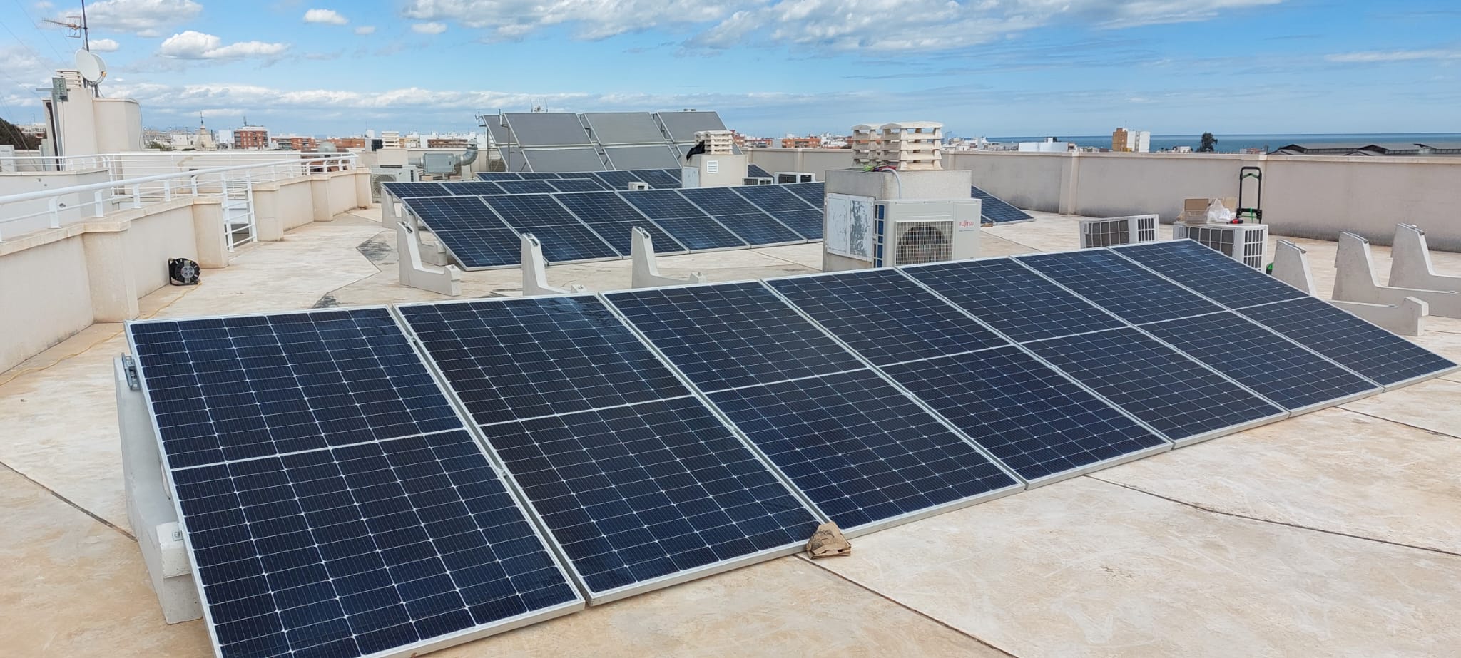 Instalación fotovoltaica de 45kw en oficinas - ASM Sostenibilidad y Eficiencia