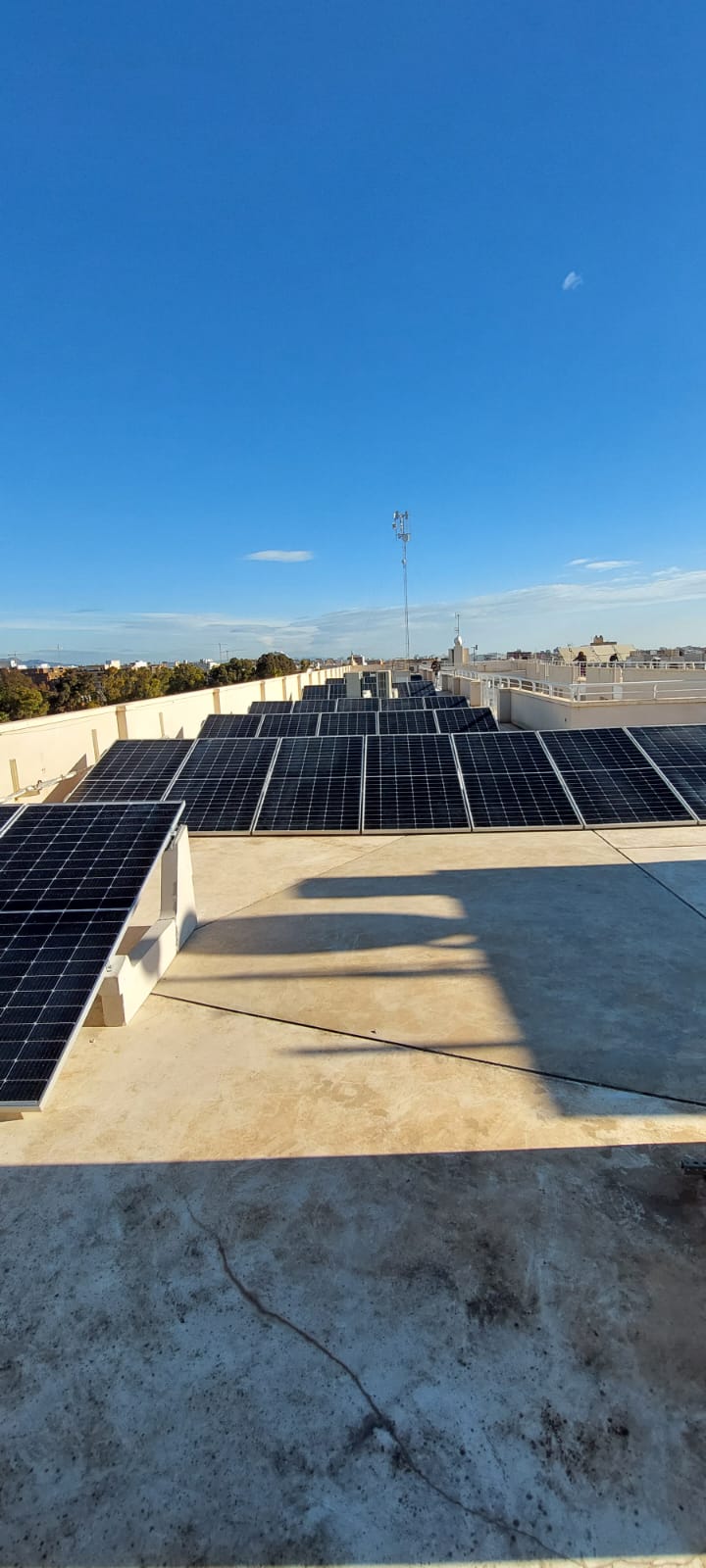 Instalación fotovoltaica de 45kw en oficinas - ASM Sostenibilidad y Eficiencia
